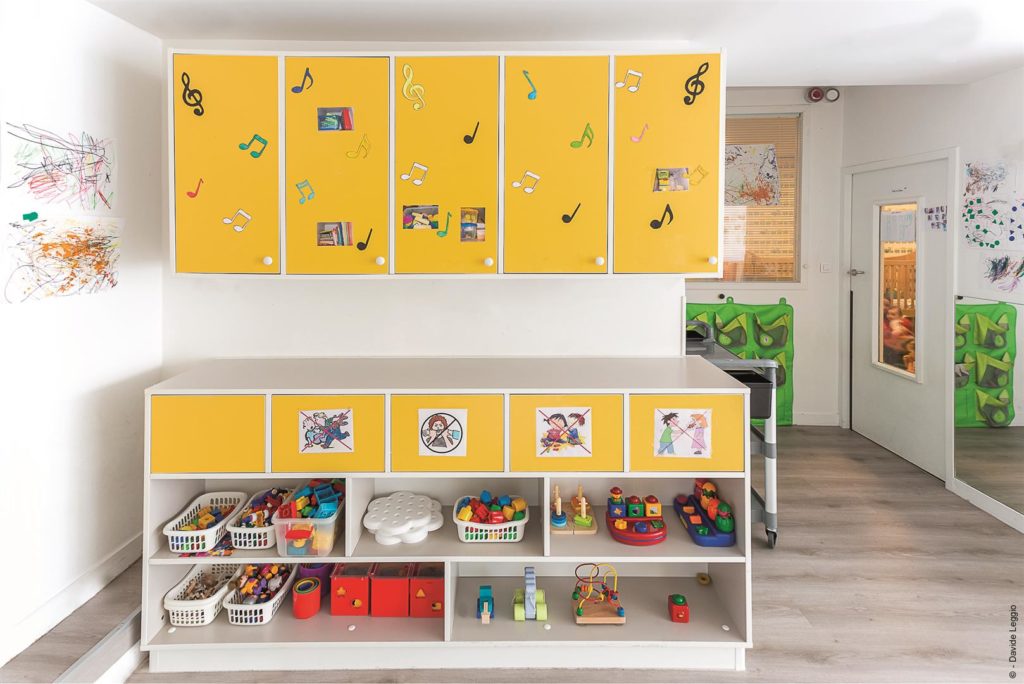 Crèche Petits Chaperons Rouges Legendre